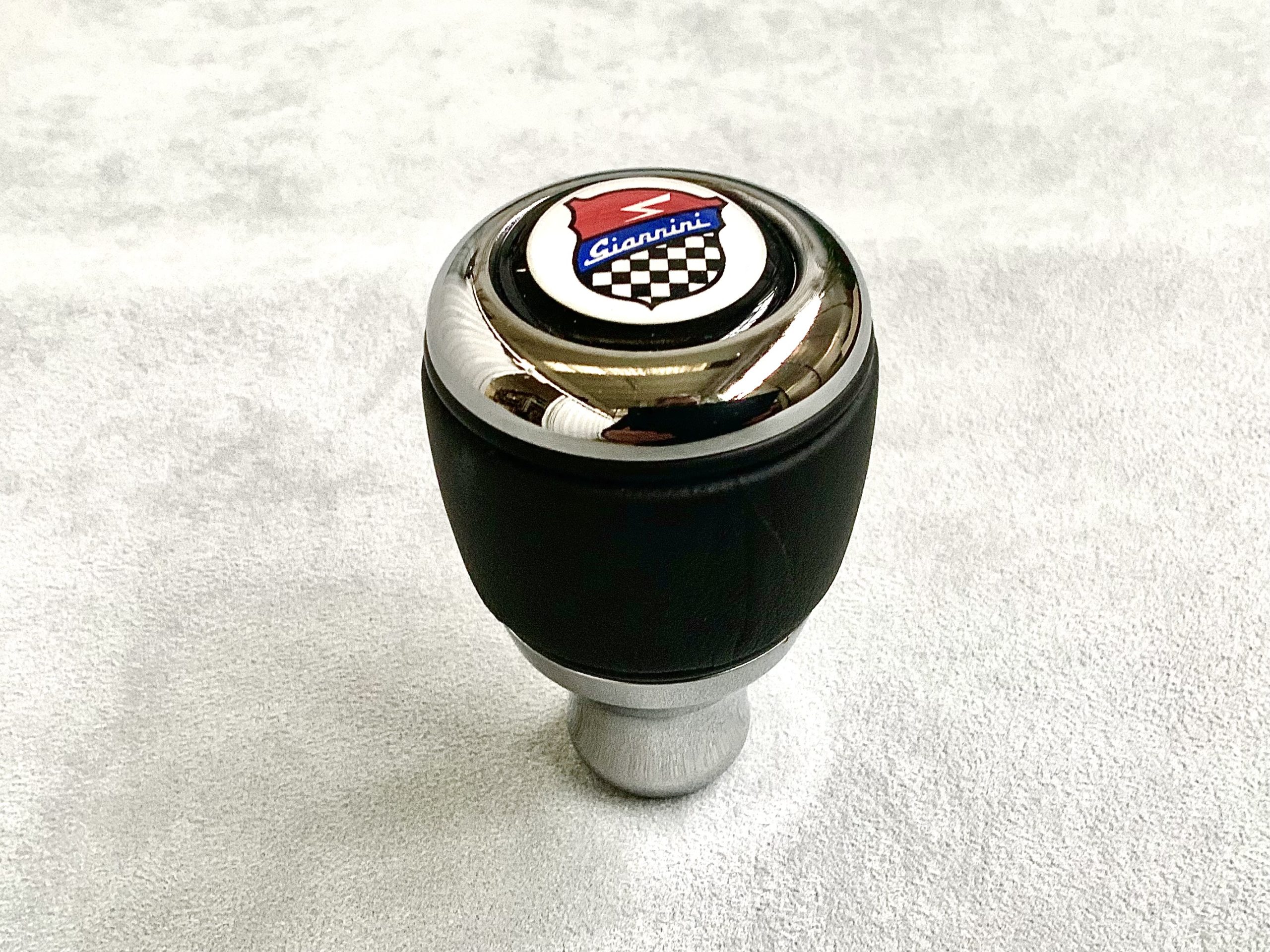 Fiat 500 Fiat 126 Giannini chromed aluminium gear knob with black leather.